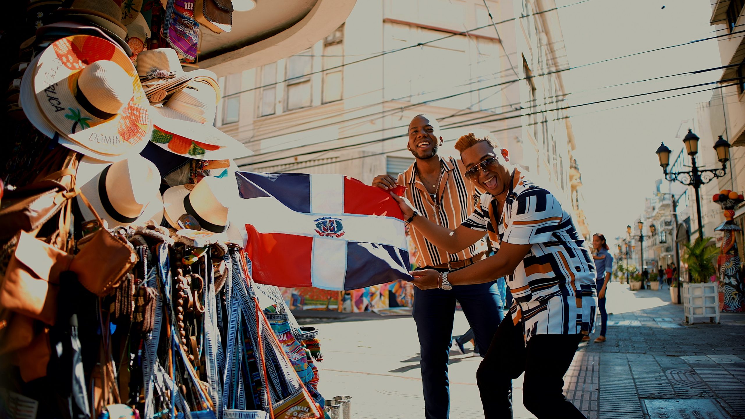 Luis Salazar junto a David Kada lanzan "La Protagonista"
