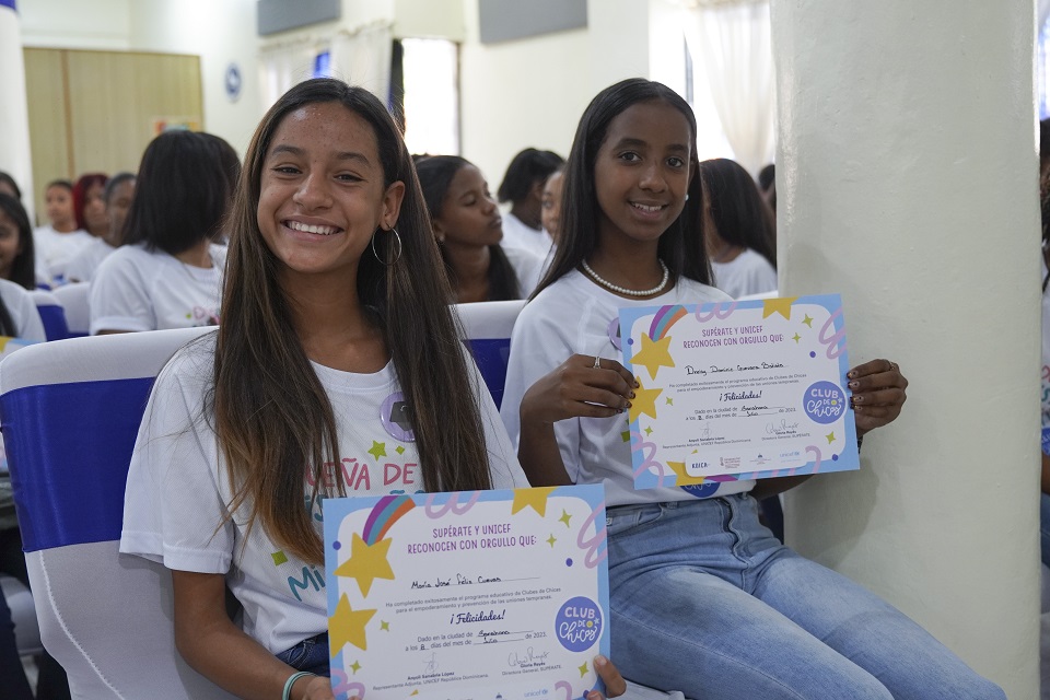 Supérate Unicef Y Koica Gradúan A 67 Participantes De Club De Chicas